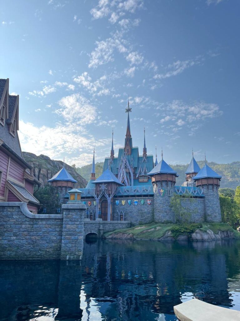 World of Frozen Review (Hong Kong Disneyland): Is It Worth Visiting ...