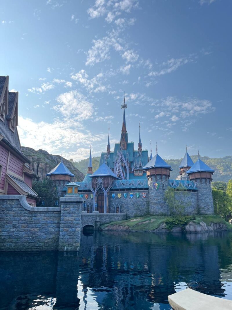World of Frozen Review (Hong Kong Disneyland): Is It Worth Visiting ...