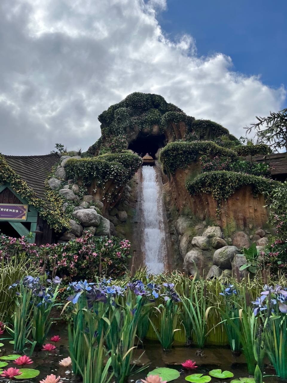 REVIEW: Tiana’s Bayou Adventure Ride at Disneyland + Tips - The Disney ...