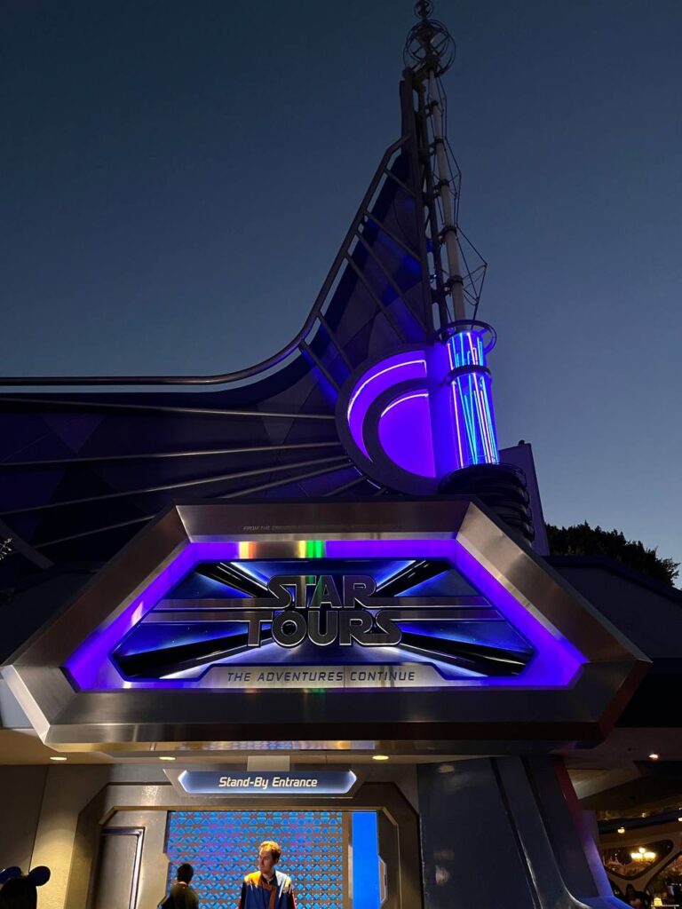 Disneyland Rope Drop Strategy and Guide - The Disney Specialist
