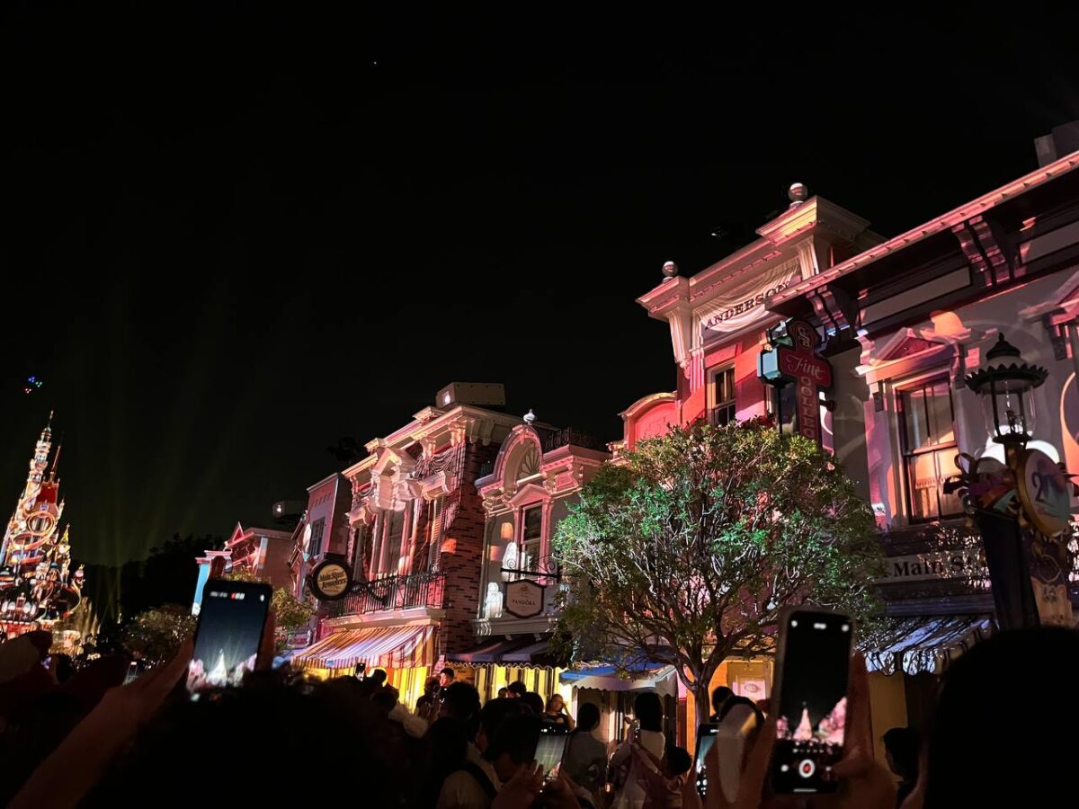 Momentous: Party in the Night Sky at Hong Kong Disneyland Review: Is It ...