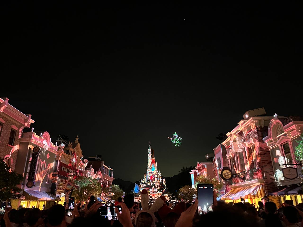 Momentous: Party in the Night Sky at Hong Kong Disneyland Review: Is It ...