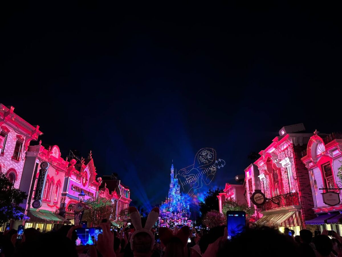 Momentous: Party in the Night Sky at Hong Kong Disneyland Review: Is It ...